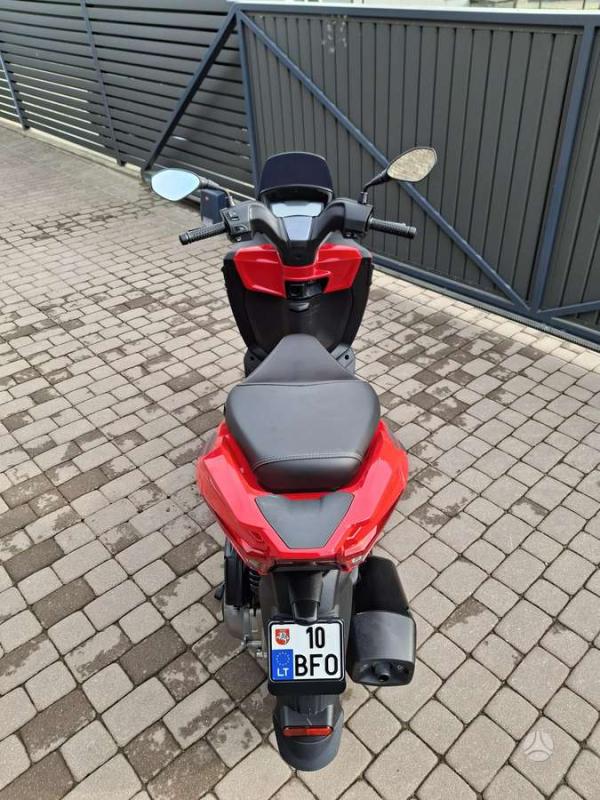 Sarkans Aprilia SXR 2024 Telšiai, ar dzinēja tilpumu 49.00 L un nobraukumu 6 tūkst. km par 1850 €, foto 5 vietnē AUTOMOTO.COM.LV