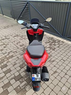 Red Aprilia SXR 2024 in Telschi, with an engine capacity of 49.00 L and mileage of 6 thousand km for 1850 €, photo 6 on AUTOMOTO.COM.LV