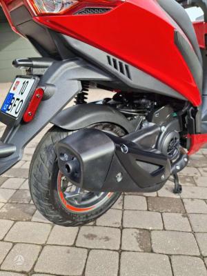 Red Aprilia SXR 2024 in Telschi, with an engine capacity of 49.00 L and mileage of 6 thousand km for 1850 €, photo 7 on AUTOMOTO.COM.LV