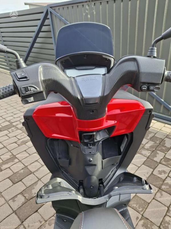 Sarkans Aprilia SXR 2024 Telšiai, ar dzinēja tilpumu 49.00 L un nobraukumu 6 tūkst. km par 1850 €, foto 9 vietnē AUTOMOTO.COM.LV