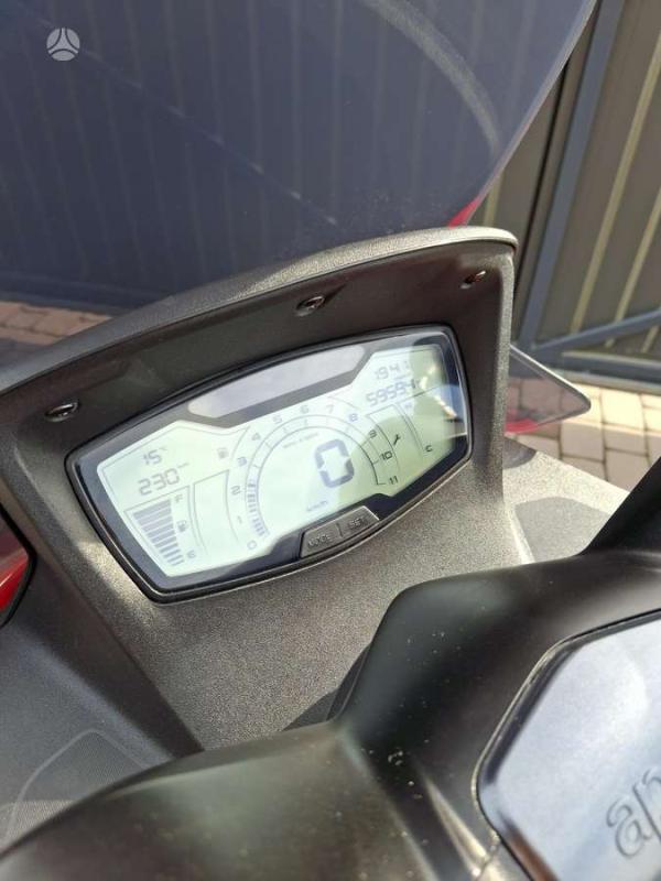 Sarkans Aprilia SXR 2024 Telšiai, ar dzinēja tilpumu 49.00 L un nobraukumu 6 tūkst. km par 1850 €, foto 10 vietnē AUTOMOTO.COM.LV