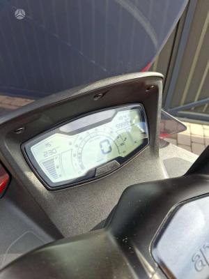 Red Aprilia SXR 2024 in Telschi, with an engine capacity of 49.00 L and mileage of 6 thousand km for 1850 €, photo 11 on AUTOMOTO.COM.LV