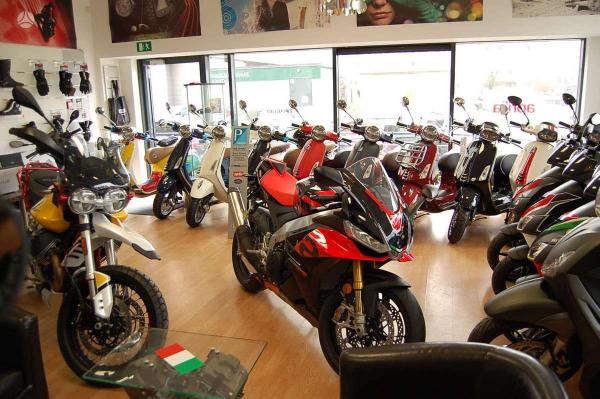 Red Aprilia SXR 2026 in Vilnius, with an engine capacity of 50.00 L and mileage of 0 thousand km for 2590 €, photo 5 on AUTOMOTO.COM.LV