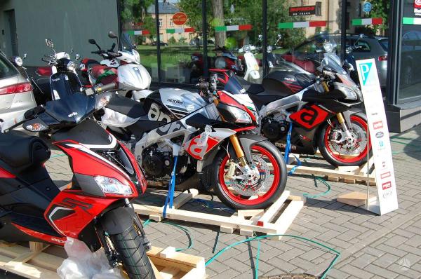 Red Aprilia SXR 2026 in Vilnius, with an engine capacity of 50.00 L and mileage of 0 thousand km for 2590 €, photo 7 on AUTOMOTO.COM.LV