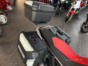 Sarkans Aprilia Tuareg 2022 Tallina, ar dzinēja tilpumu 0.66 L un nobraukumu 25 tūkst. km par 8490 €, foto 6 vietnē AUTOMOTO.COM.LV