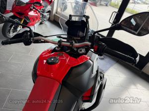 Sarkans Aprilia Tuareg 2022 Tallina, ar dzinēja tilpumu 0.66 L un nobraukumu 25 tūkst. km par 8490 €, foto 9 vietnē AUTOMOTO.COM.LV