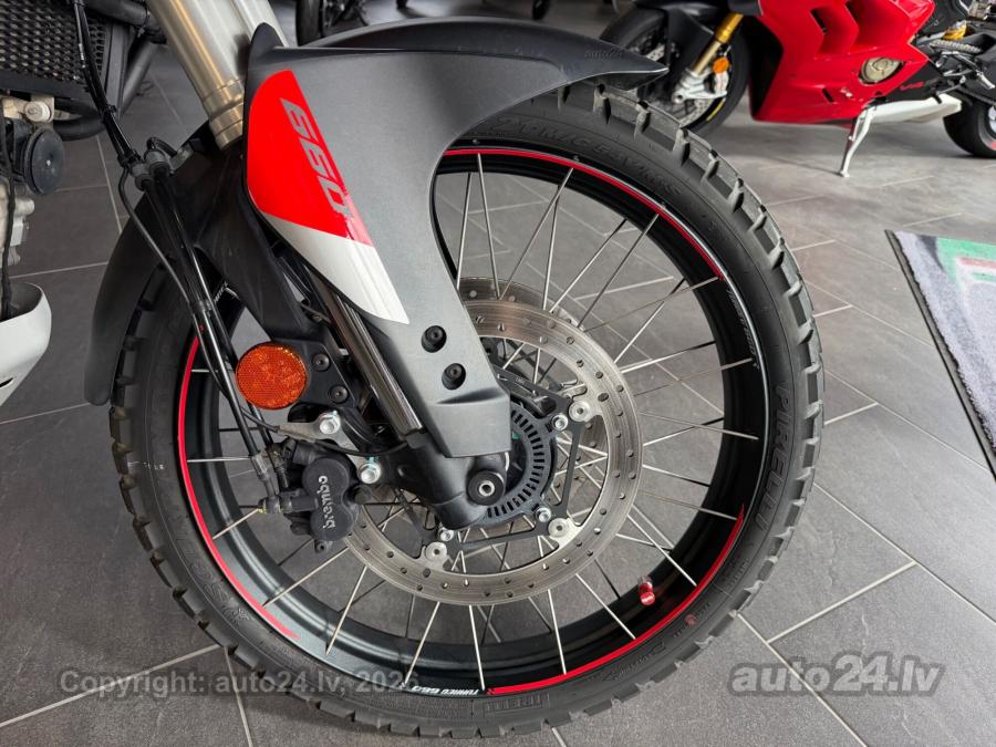 Sarkans Aprilia Tuareg 2022 Tallina, ar dzinēja tilpumu 0.66 L un nobraukumu 25 tūkst. km par 8490 €, foto 13 vietnē AUTOMOTO.COM.LV