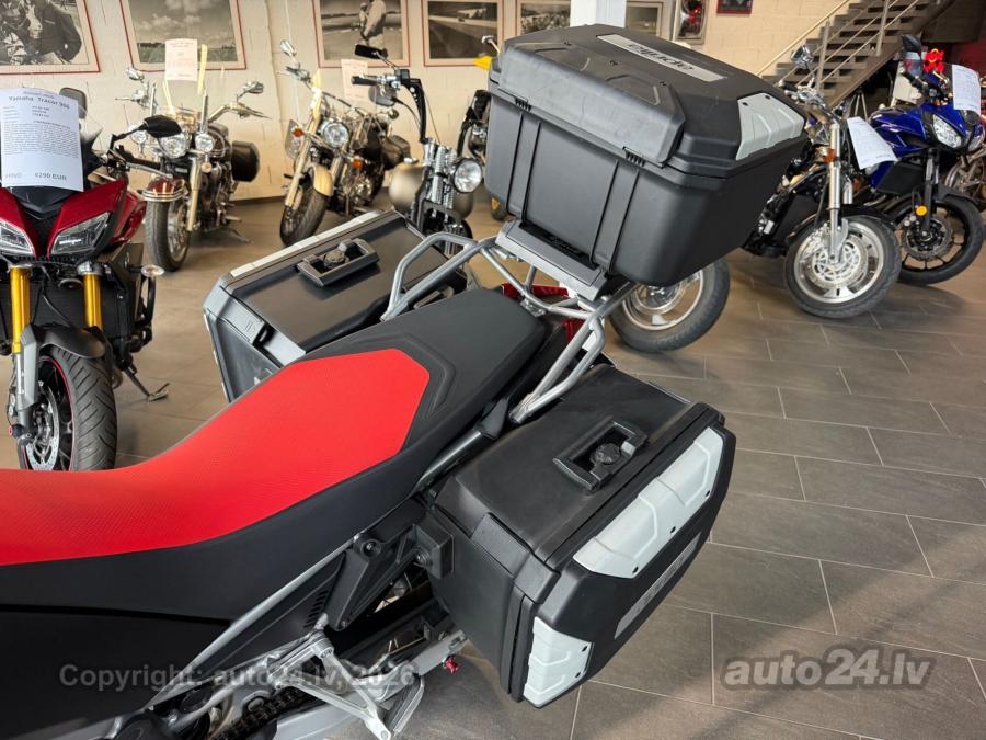 Sarkans Aprilia Tuareg 2022 Tallina, ar dzinēja tilpumu 0.66 L un nobraukumu 25 tūkst. km par 8490 €, foto 18 vietnē AUTOMOTO.COM.LV