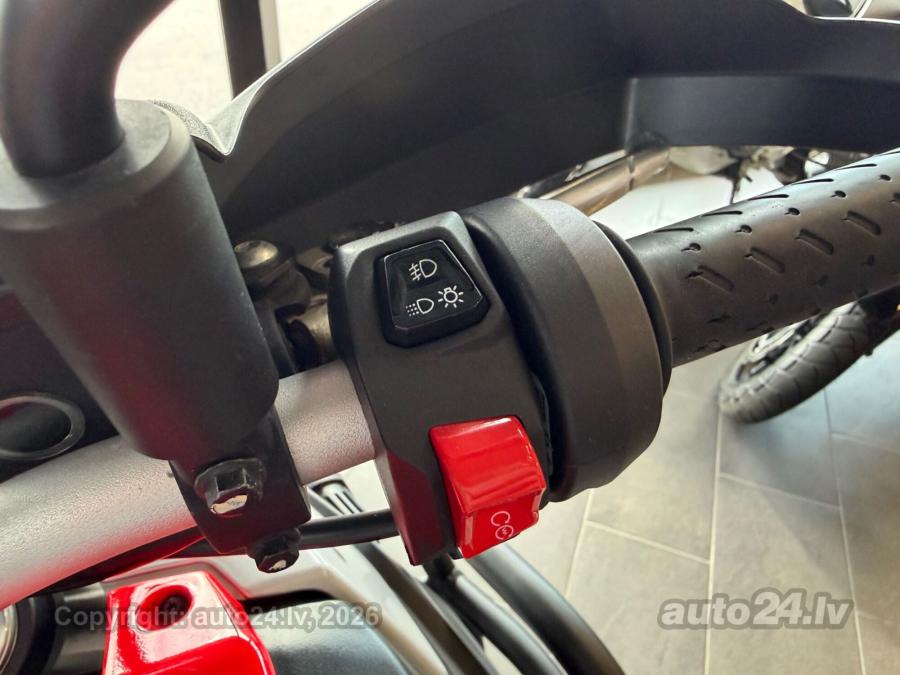 Sarkans Aprilia Tuareg 2022 Tallina, ar dzinēja tilpumu 0.66 L un nobraukumu 25 tūkst. km par 8490 €, foto 22 vietnē AUTOMOTO.COM.LV