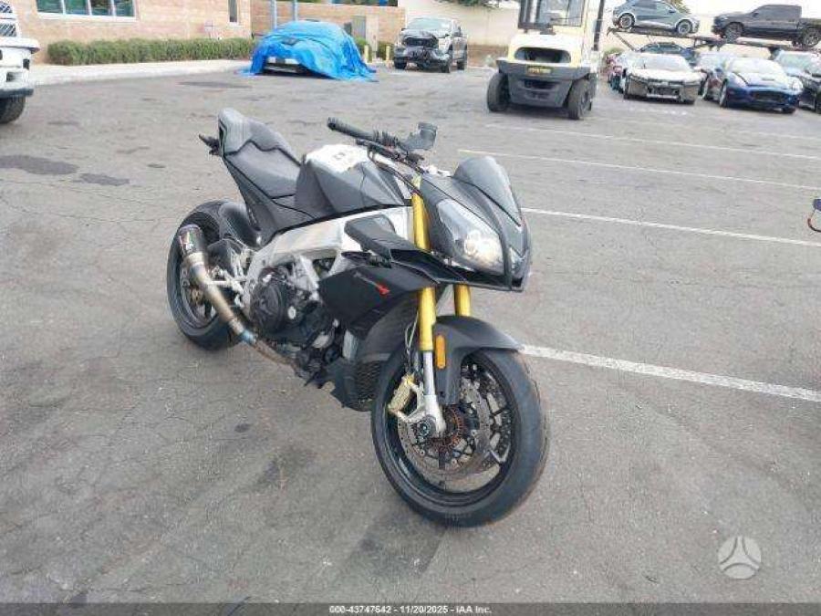 Melns Aprilia Tuono 2015 Klaipėda, ar dzinēja tilpumu 1.00 L un nobraukumu 43 tūkst. km par 4500 €, foto 1 vietnē AUTOMOTO.COM.LV