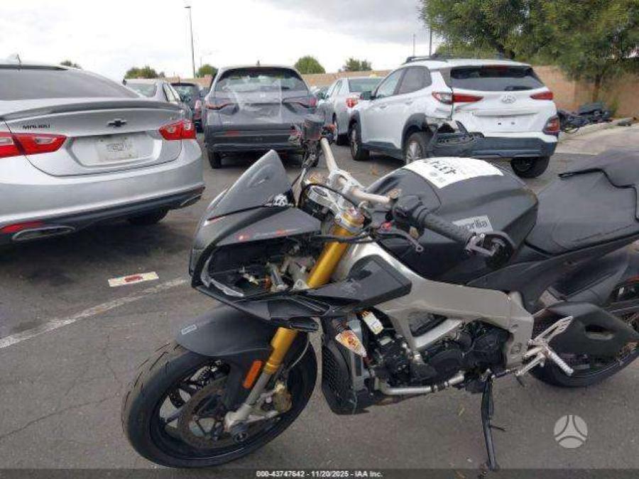 Melns Aprilia Tuono 2015 Klaipėda, ar dzinēja tilpumu 1.00 L un nobraukumu 43 tūkst. km par 4500 €, foto 2 vietnē AUTOMOTO.COM.LV