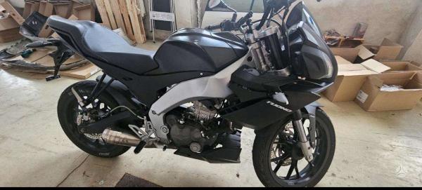 Melns Aprilia Tuono 2019 Šauļi, ar dzinēja tilpumu 0.13 L un nobraukumu 15 tūkst. km par 1990 €, foto 3 vietnē AUTOMOTO.COM.LV