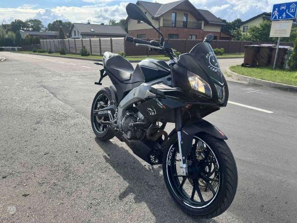 Black Aprilia Tuono 2019 in Kaunas, with an engine capacity of 0.13 L and mileage of 18 thousand km for 2300 €, photo 1 on AUTOMOTO.COM.LV