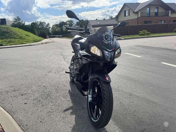 Black Aprilia Tuono 2019 in Kaunas, with an engine capacity of 0.13 L and mileage of 18 thousand km for 2300 €, photo 7 on AUTOMOTO.COM.LV