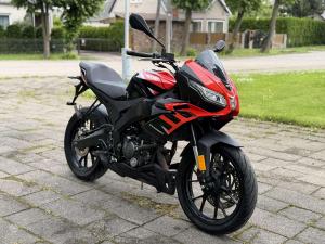 Melns Aprilia Tuono 2021 Mažeikiai, ar dzinēja tilpumu 0.13 L un nobraukumu 5 tūkst. km par 2150 €, foto  vietnē AUTOMOTO.COM.LV
