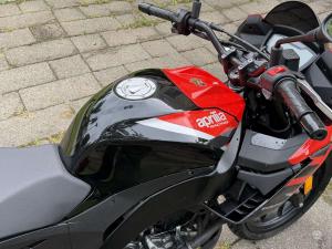 Melns Aprilia Tuono 2021 Mažeikiai, ar dzinēja tilpumu 0.13 L un nobraukumu 5 tūkst. km par 2150 €, foto 7 vietnē AUTOMOTO.COM.LV