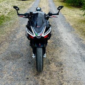 Black Aprilia Tuono 2022 in Tallinn, with an engine capacity of 0.66 L and mileage of 13 thousand km for 6990 €, photo 5 on AUTOMOTO.COM.LV