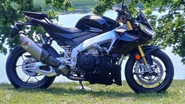 Melns Aprilia Tuono 2022 Viļņa, ar dzinēja tilpumu 1.08 L un nobraukumu 5 tūkst. km par 11500 €, foto 1 vietnē AUTOMOTO.COM.LV