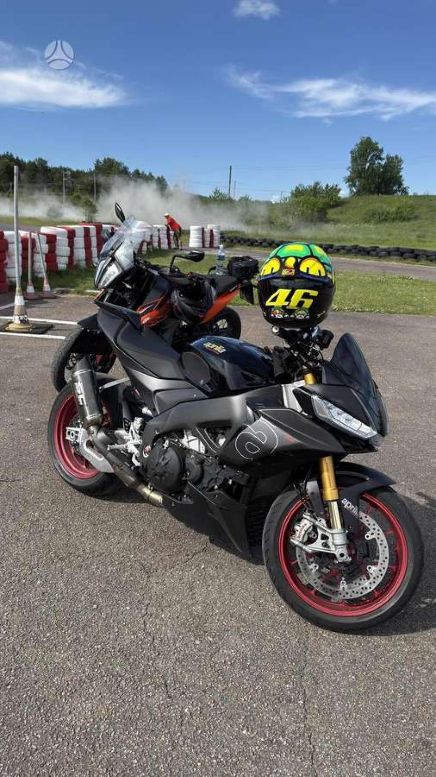 Melns Aprilia Tuono 2022 Viļņa, ar dzinēja tilpumu 1.10 L un nobraukumu 15 tūkst. km par 11600 €, foto 6 vietnē AUTOMOTO.COM.LV