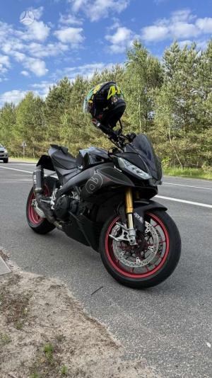Melns Aprilia Tuono 2022 Viļņa, ar dzinēja tilpumu 1.10 L un nobraukumu 15 tūkst. km par 11600 €, foto 8 vietnē AUTOMOTO.COM.LV