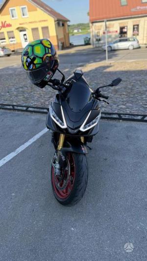 Melns Aprilia Tuono 2022 Viļņa, ar dzinēja tilpumu 1.10 L un nobraukumu 15 tūkst. km par 11600 €, foto 10 vietnē AUTOMOTO.COM.LV