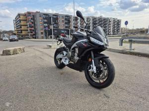 Melns Aprilia Tuono 2024 Viļņa, ar dzinēja tilpumu 0.66 L un nobraukumu 0 tūkst. km par 7600 €, foto 7 vietnē AUTOMOTO.COM.LV