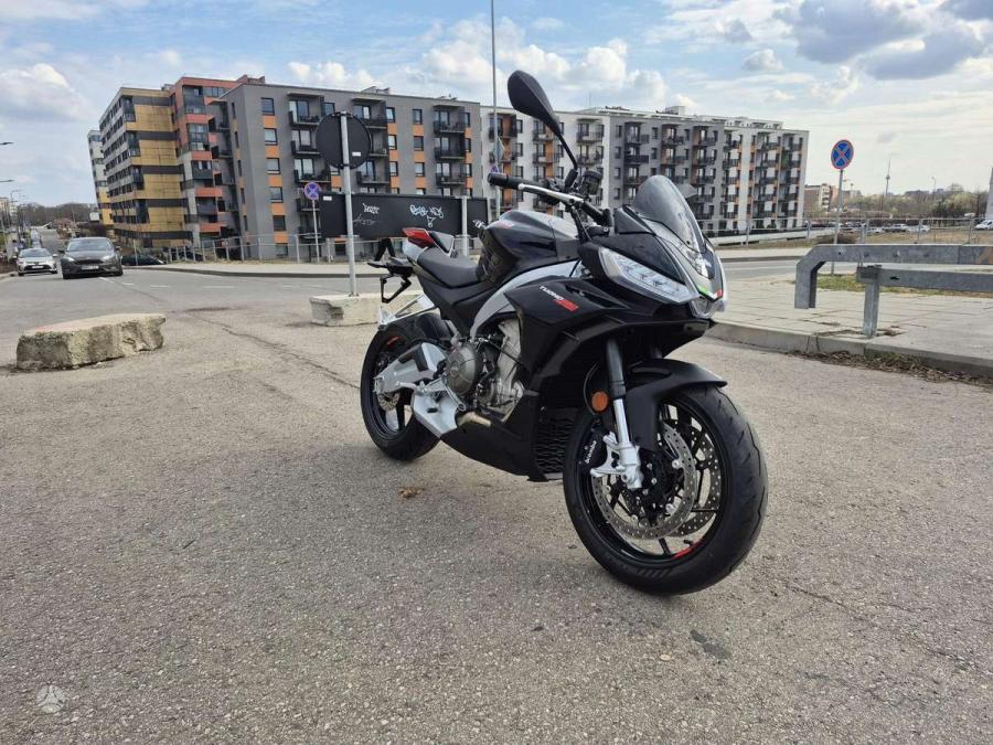 Melns Aprilia Tuono 2024 Viļņa, ar dzinēja tilpumu 0.66 L un nobraukumu 0 tūkst. km par 7600 €, foto 7 vietnē AUTOMOTO.COM.LV