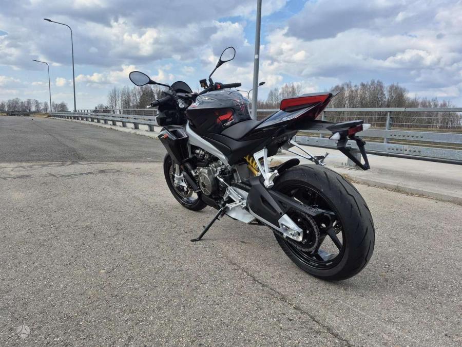 Melns Aprilia Tuono 2024 Viļņa, ar dzinēja tilpumu 0.66 L un nobraukumu 0 tūkst. km par 7600 €, foto 8 vietnē AUTOMOTO.COM.LV