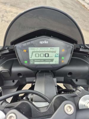 Melns Aprilia Tuono 2024 Viļņa, ar dzinēja tilpumu 0.66 L un nobraukumu 0 tūkst. km par 7600 €, foto 10 vietnē AUTOMOTO.COM.LV