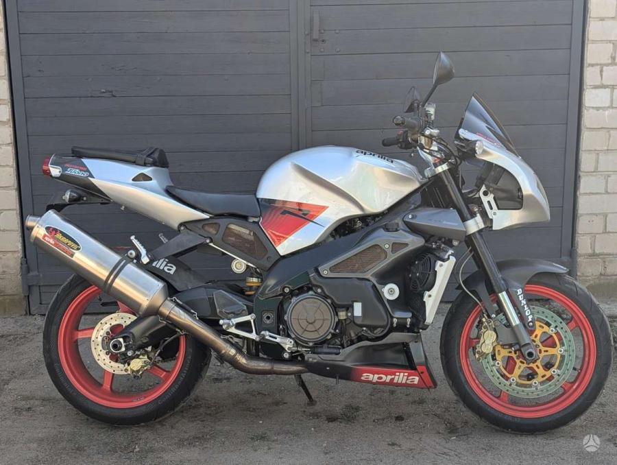 Pelēks Aprilia Tuono 2004 Kauņa, ar dzinēja tilpumu 1.00 L un nobraukumu 15 tūkst. km par 2600 €, foto 1 vietnē AUTOMOTO.COM.LV