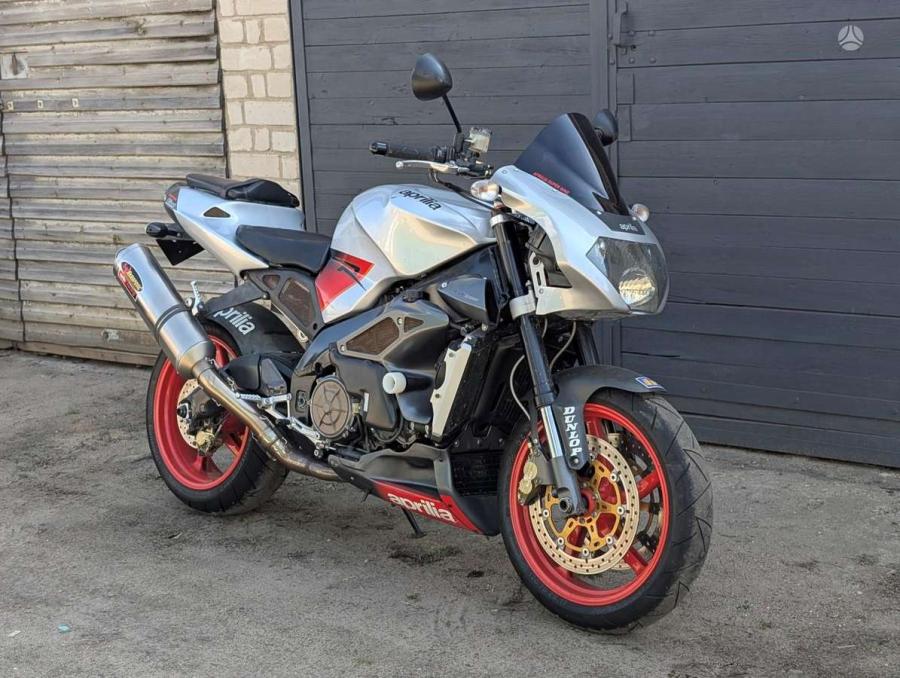 Pelēks Aprilia Tuono 2004 Kauņa, ar dzinēja tilpumu 1.00 L un nobraukumu 15 tūkst. km par 2600 €, foto 3 vietnē AUTOMOTO.COM.LV