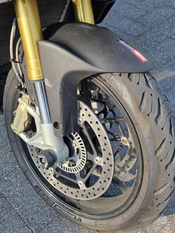 Pelēks Aprilia Tuono 2017 Panevēža, ar dzinēja tilpumu 1.10 L un nobraukumu 29 tūkst. km par 6199 €, foto 5 vietnē AUTOMOTO.COM.LV