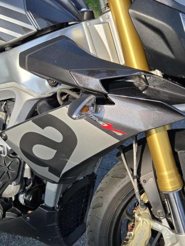 Pelēks Aprilia Tuono 2017 Panevēža, ar dzinēja tilpumu 1.10 L un nobraukumu 29 tūkst. km par 6199 €, foto 6 vietnē AUTOMOTO.COM.LV