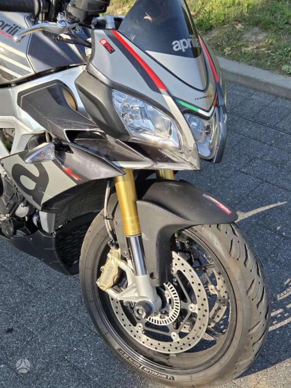 Pelēks Aprilia Tuono 2017 Panevēža, ar dzinēja tilpumu 1.10 L un nobraukumu 29 tūkst. km par 6199 €, foto 8 vietnē AUTOMOTO.COM.LV