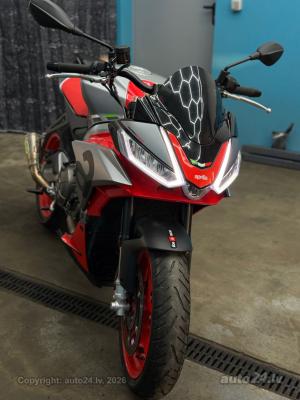 Pelēks Aprilia Tuono 2022 Pērnava, ar dzinēja tilpumu 0.66 L un nobraukumu 9 tūkst. km par 7990 €, foto 3 vietnē AUTOMOTO.COM.LV