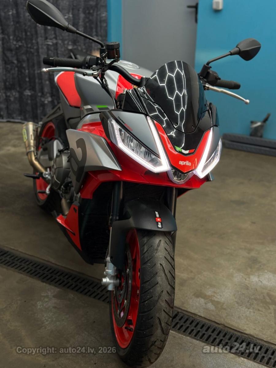 Pelēks Aprilia Tuono 2022 Pērnava, ar dzinēja tilpumu 0.66 L un nobraukumu 9 tūkst. km par 7990 €, foto 3 vietnē AUTOMOTO.COM.LV