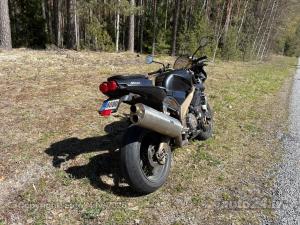 Aprilia Tuono 2004 Tartu, ar dzinēja tilpumu 1.00 L un nobraukumu 37 tūkst. km par 2500 €, foto 5 vietnē AUTOMOTO.COM.LV