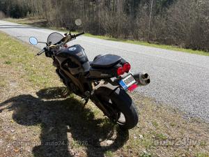 Aprilia Tuono 2004 Tartu, ar dzinēja tilpumu 1.00 L un nobraukumu 37 tūkst. km par 2500 €, foto 6 vietnē AUTOMOTO.COM.LV