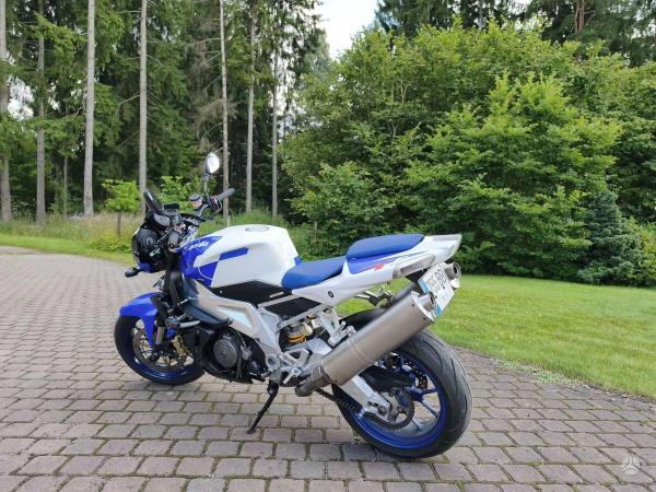 Aprilia Tuono 2008 Viļņa, ar dzinēja tilpumu 1.00 L un nobraukumu 14 tūkst. km par 2950 €, foto 2 vietnē AUTOMOTO.COM.LV