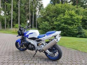 Aprilia Tuono 2008 Viļņa, ar dzinēja tilpumu 1.00 L un nobraukumu 14 tūkst. km par 2950 €, foto 3 vietnē AUTOMOTO.COM.LV