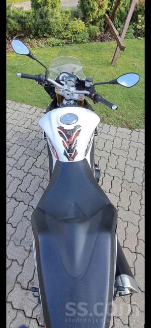 Aprilia Tuono 2012 in Riga, with an engine capacity of 0.13 L and mileage of 0 thousand km for 5999 €, photo 8 on AUTOMOTO.COM.LV