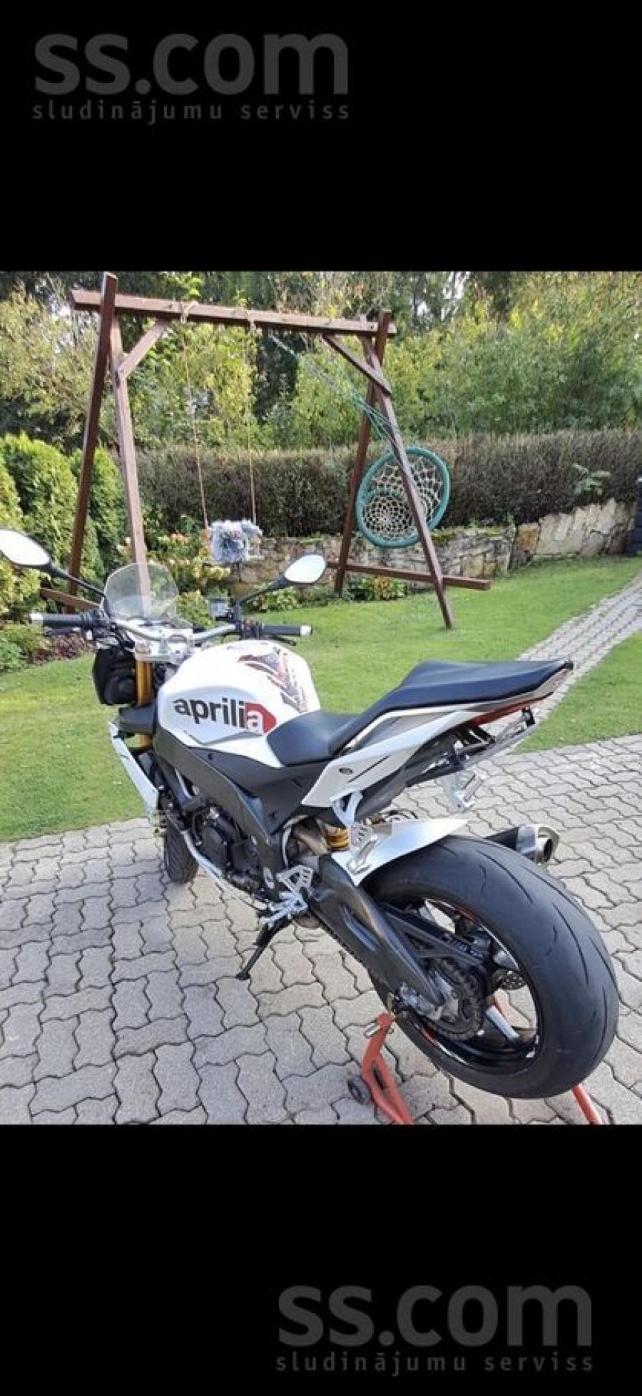 Aprilia Tuono 2012 in Riga, with an engine capacity of 0.13 L and mileage of 0 thousand km for 5999 €, photo 9 on AUTOMOTO.COM.LV