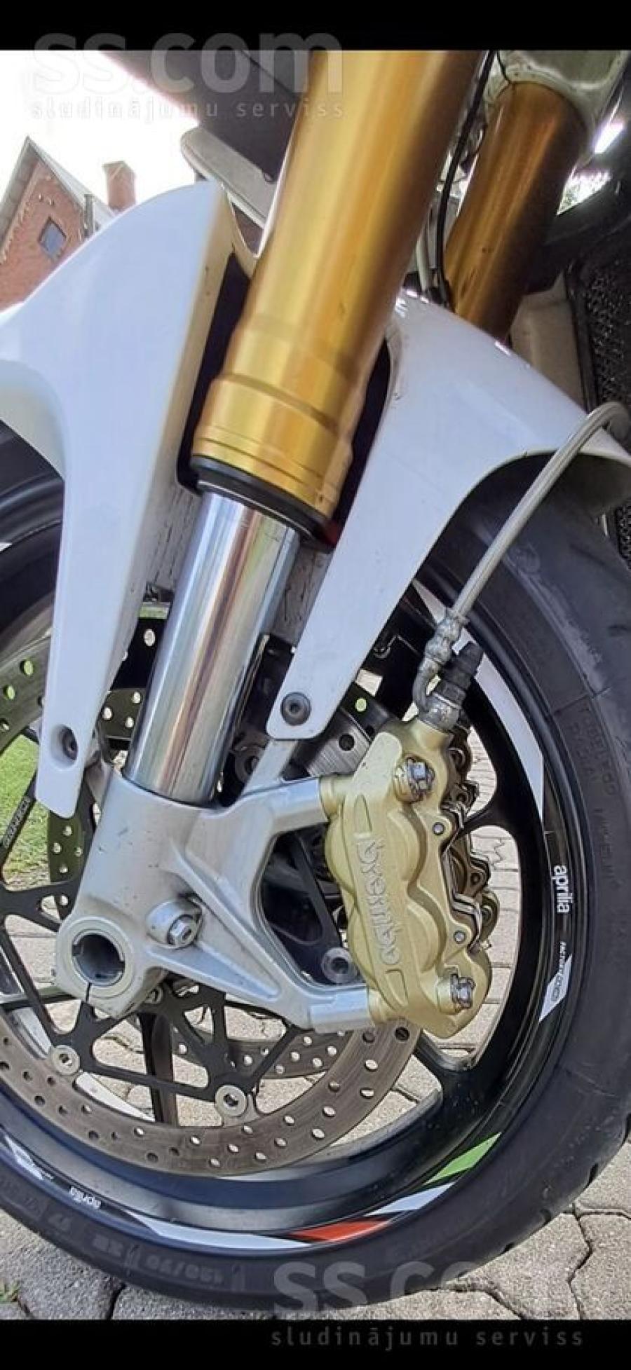 Aprilia Tuono 2012 in Riga, with an engine capacity of 0.13 L and mileage of 0 thousand km for 5999 €, photo 11 on AUTOMOTO.COM.LV