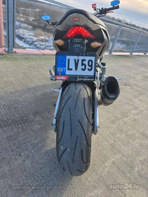 Aprilia Tuono 2014 Tallina, ar dzinēja tilpumu 1.00 L un nobraukumu 36 tūkst. km par 5999 €, foto 8 vietnē AUTOMOTO.COM.LV