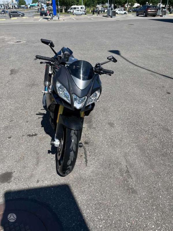 Aprilia Tuono 2016 in Klaipeda, with an engine capacity of 1.10 L and mileage of 9 thousand km for 7500 €, photo 5 on AUTOMOTO.COM.LV