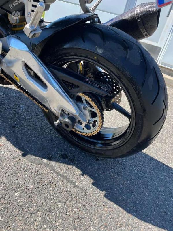 Aprilia Tuono 2016 in Klaipeda, with an engine capacity of 1.10 L and mileage of 9 thousand km for 7500 €, photo 8 on AUTOMOTO.COM.LV