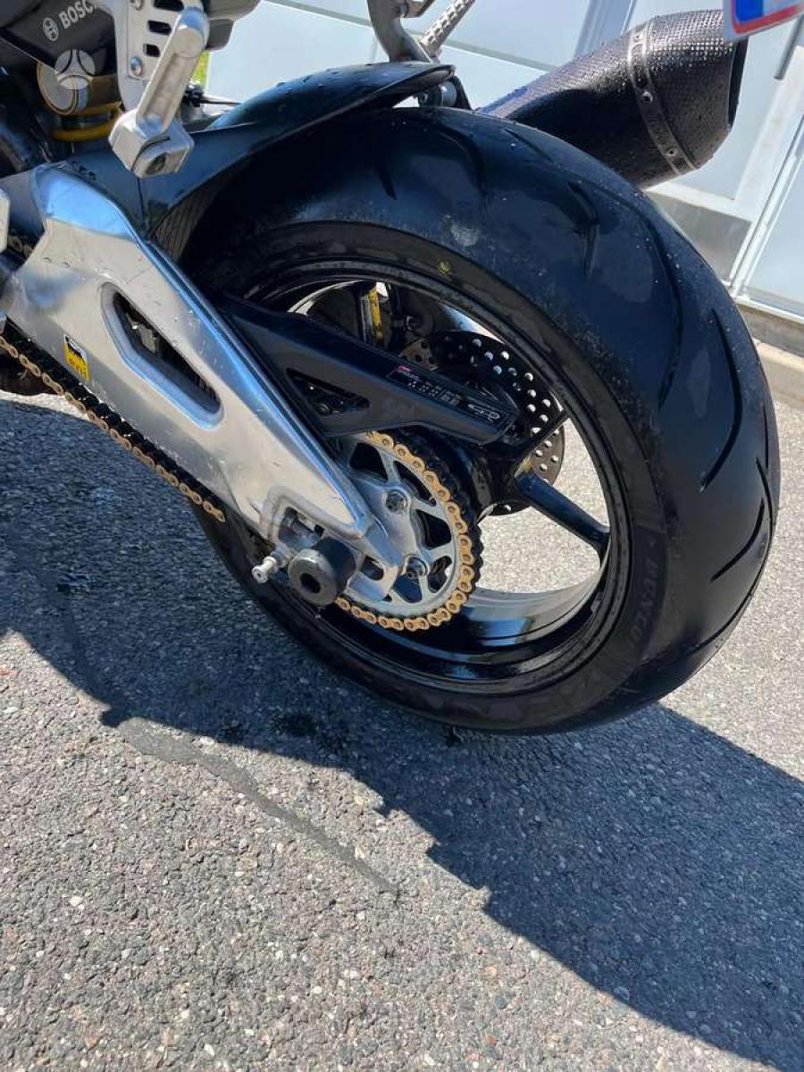 Aprilia Tuono 2016 in Klaipeda, with an engine capacity of 1.10 L and mileage of 9 thousand km for 7500 €, photo 9 on AUTOMOTO.COM.LV