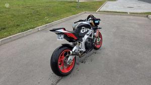Aprilia Tuono 2016 Panevēža, ar dzinēja tilpumu 1.08 L un nobraukumu 49 tūkst. km par 6350 €, foto 4 vietnē AUTOMOTO.COM.LV