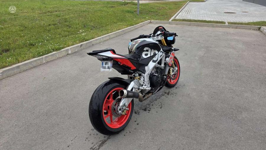 Aprilia Tuono 2016 Panevēža, ar dzinēja tilpumu 1.08 L un nobraukumu 49 tūkst. km par 6350 €, foto 4 vietnē AUTOMOTO.COM.LV