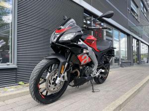 Aprilia Tuono 2017 in Riga, with an engine capacity of 0.13 L and mileage of 9 thousand km for 2799 €, photo  on AUTOMOTO.COM.LV
